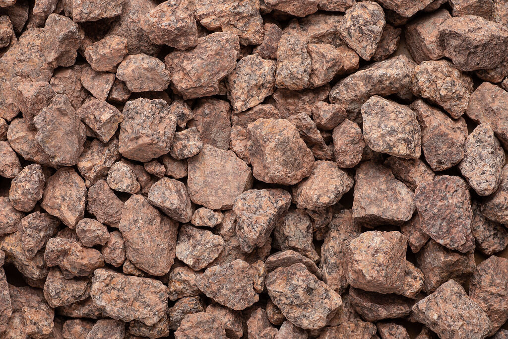 Kiese & Splitte im Garten – Unterschiede, Einsatz & Tipps